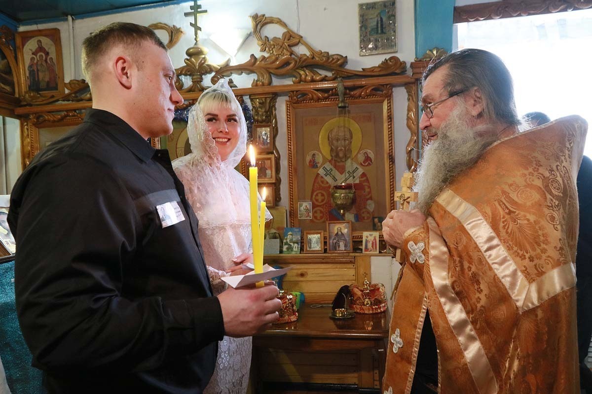 «Бонни и Клайд барнаульской колонии как в ИК 3 обвенчали влюбленную