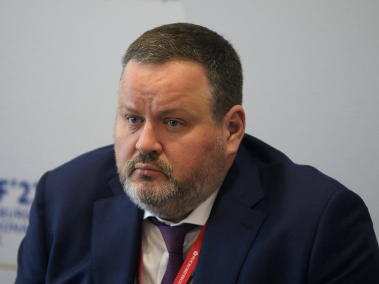 Министр труда назвал причину увеличения рабочей недели в России - МК