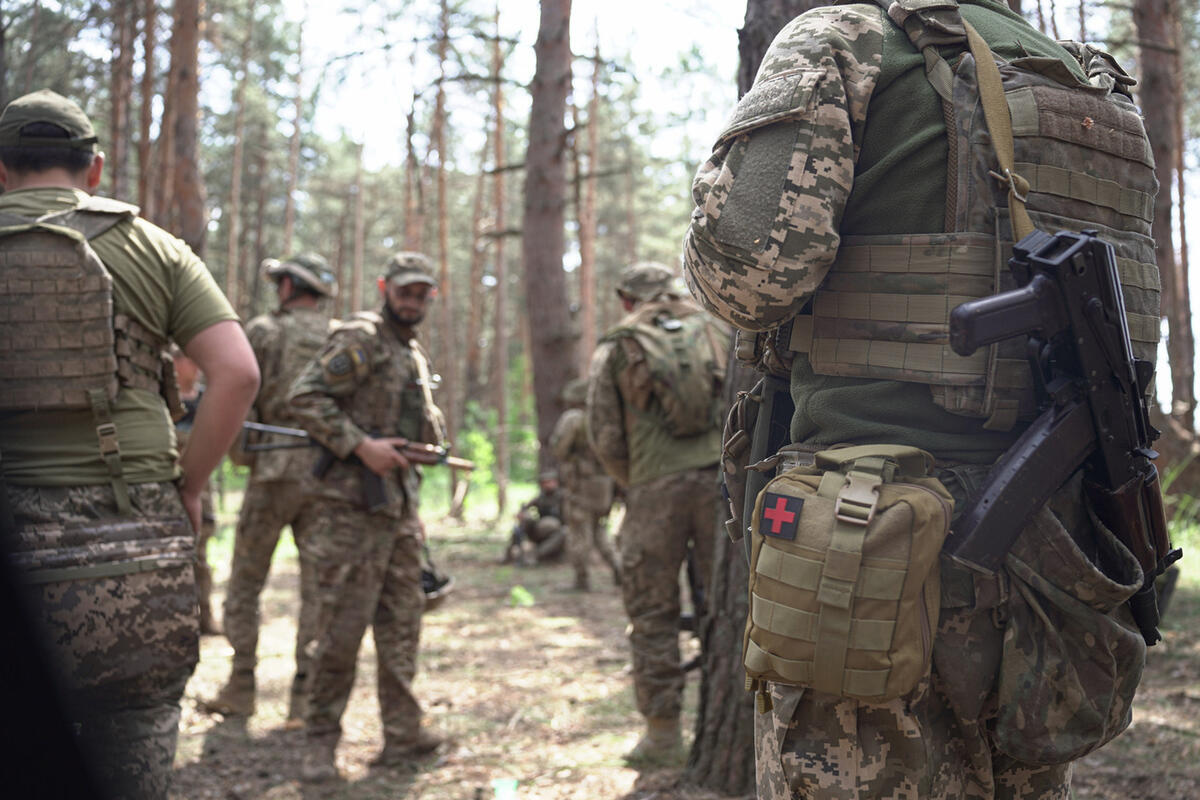 «Отсиживаются в кустах»: солдаты ВСУ начали чаще саботировать атаки - МК