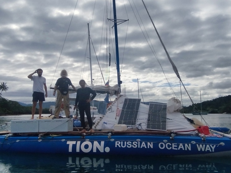 Катамаран томского путешественника Евгения Ковалевского атаковали акулы ...