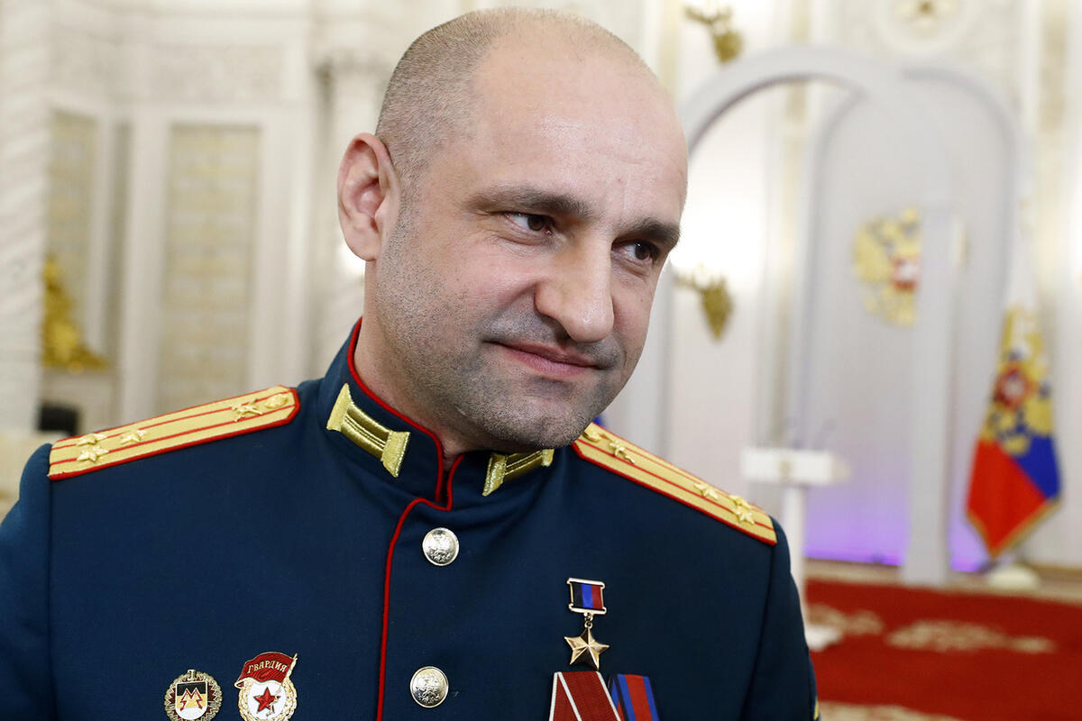 Чем знаменит экс-комбат «Спарты», спросивший Путина про участие в ...