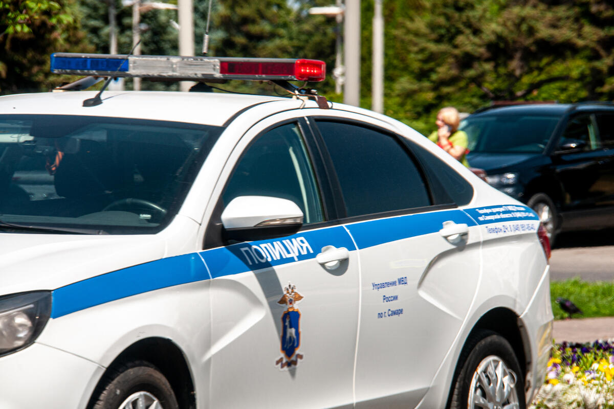 Россиянин не успел на свой рейс и проник в багажный отсек самолета - МК