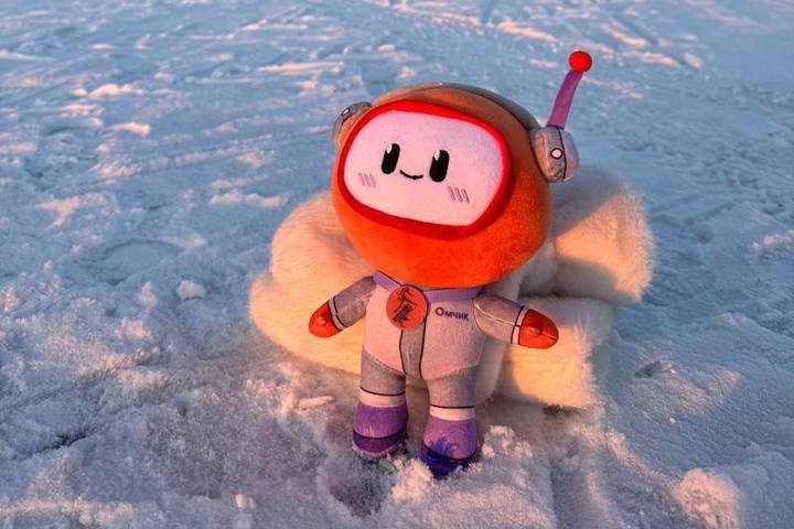 Талисманом чемпионата России по фигурному катанию стал космонавт Омчик ...