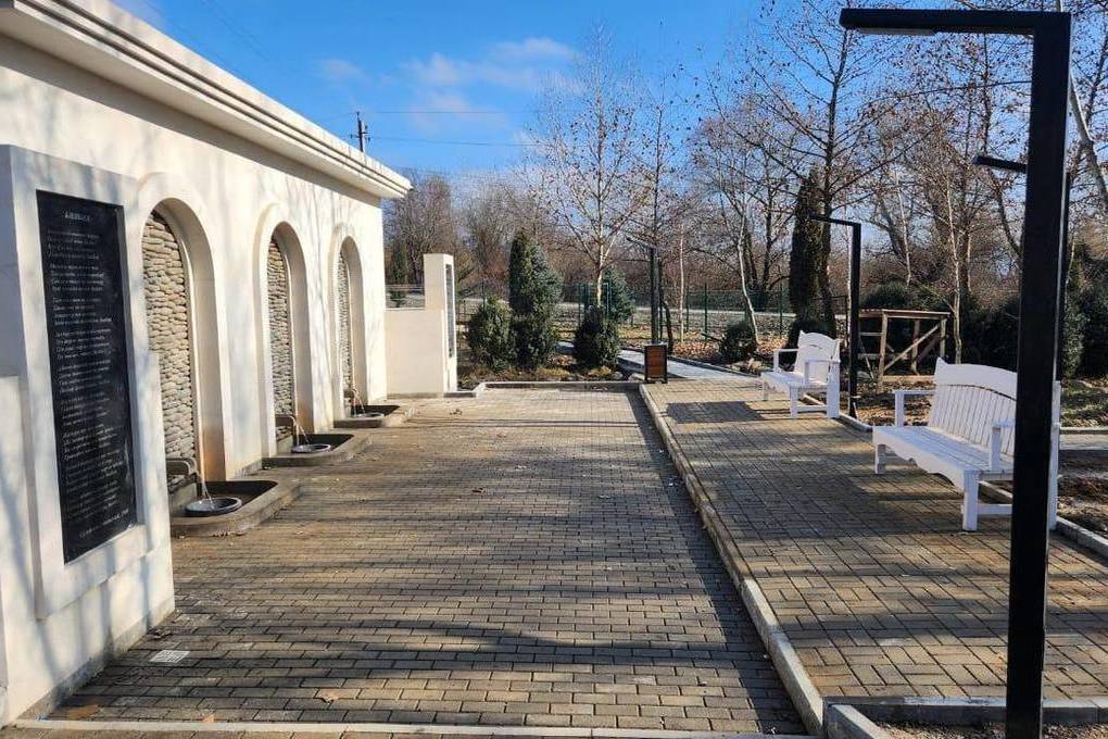 Популярное у туристов место благоустроили в Сулейман-Стальском районе ...