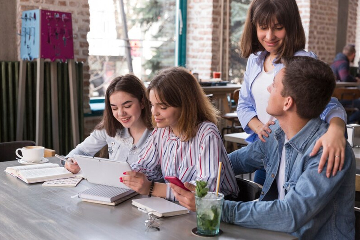 Глава Лиги безопасного интернета предупредила воронежских студентов о ...