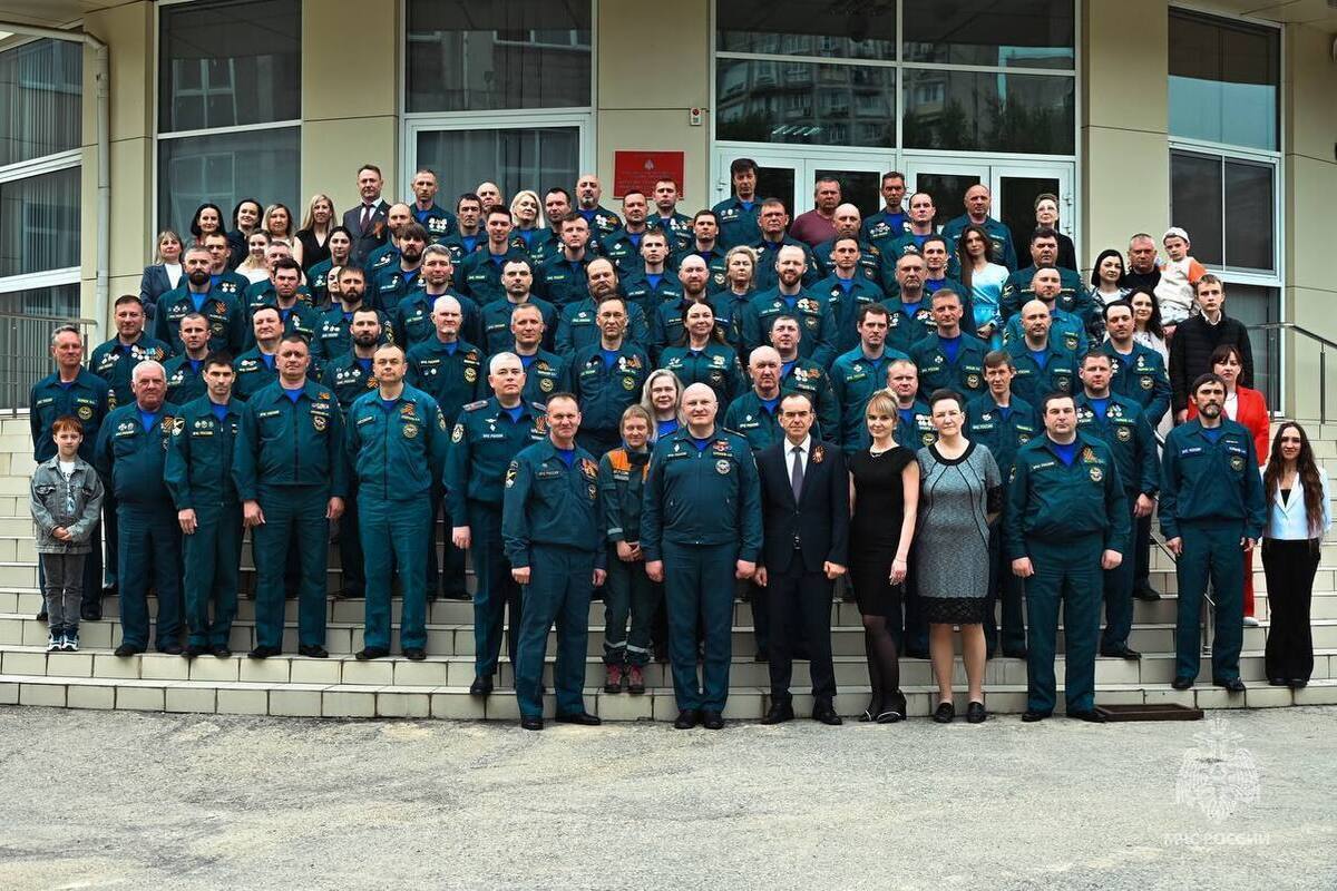 Глава МЧС РФ наградил сочинских спасателей - МК Сочи