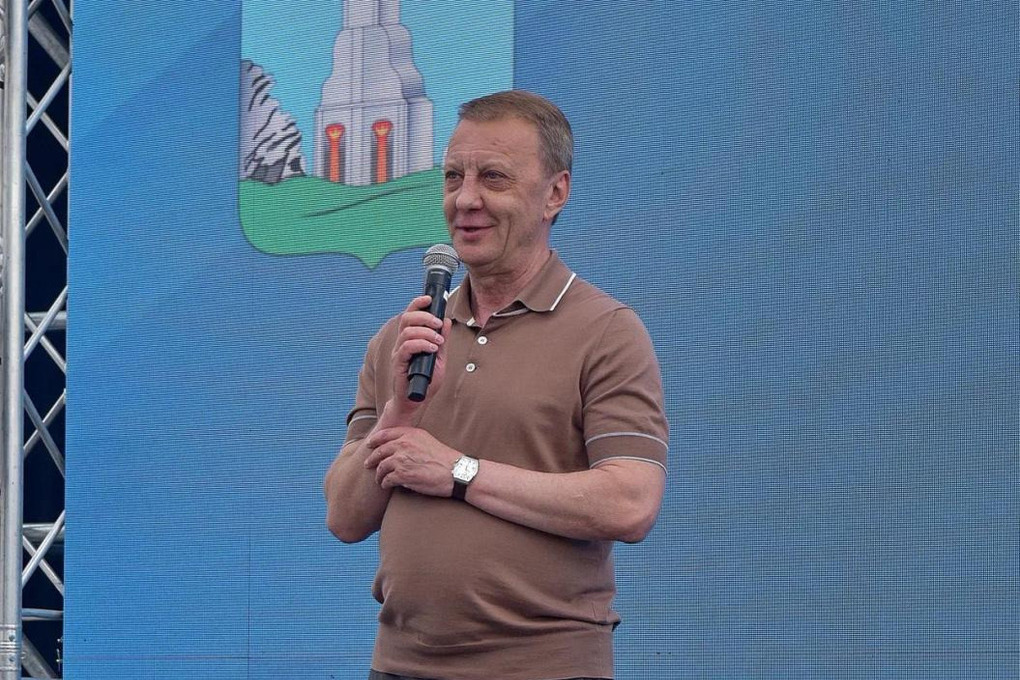 Глава Барнаула Вячеслав Франк поздравил десантников с Днем ВДВ - МК Барнаул