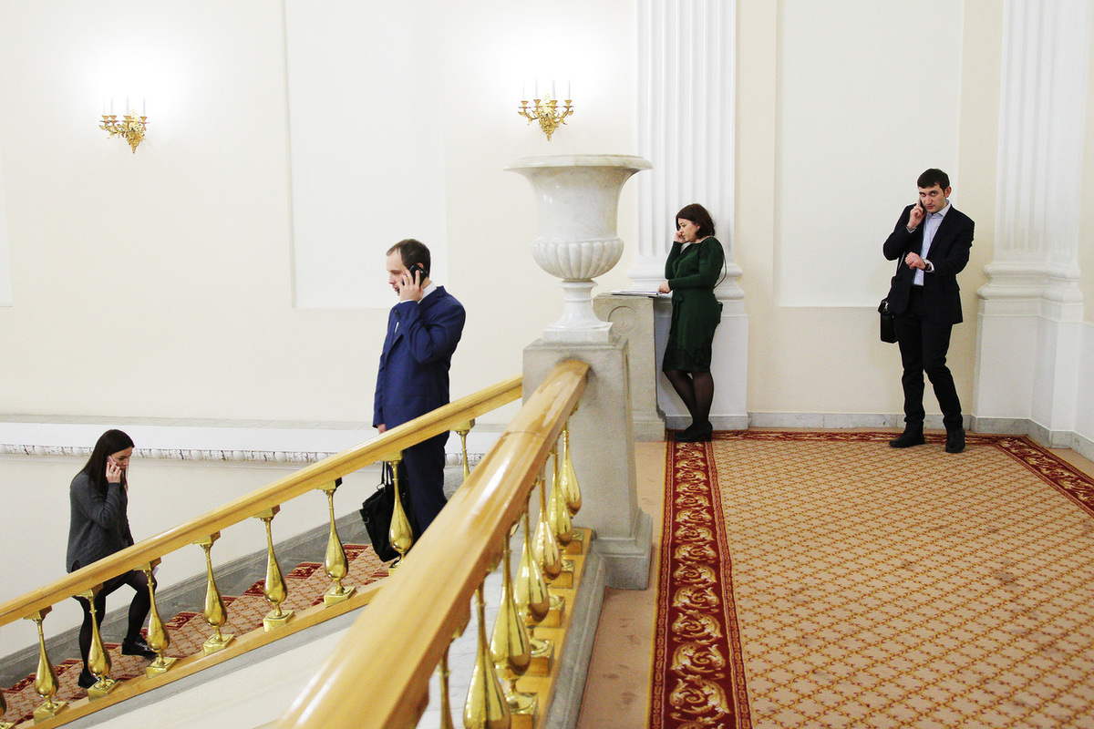 Россиянам напомнили об ультракороткой рабочей неделе 2025 года - МК