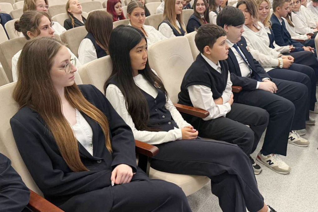 Тульским школьникам на «Уроке цифры» раскрыли секреты работы ...