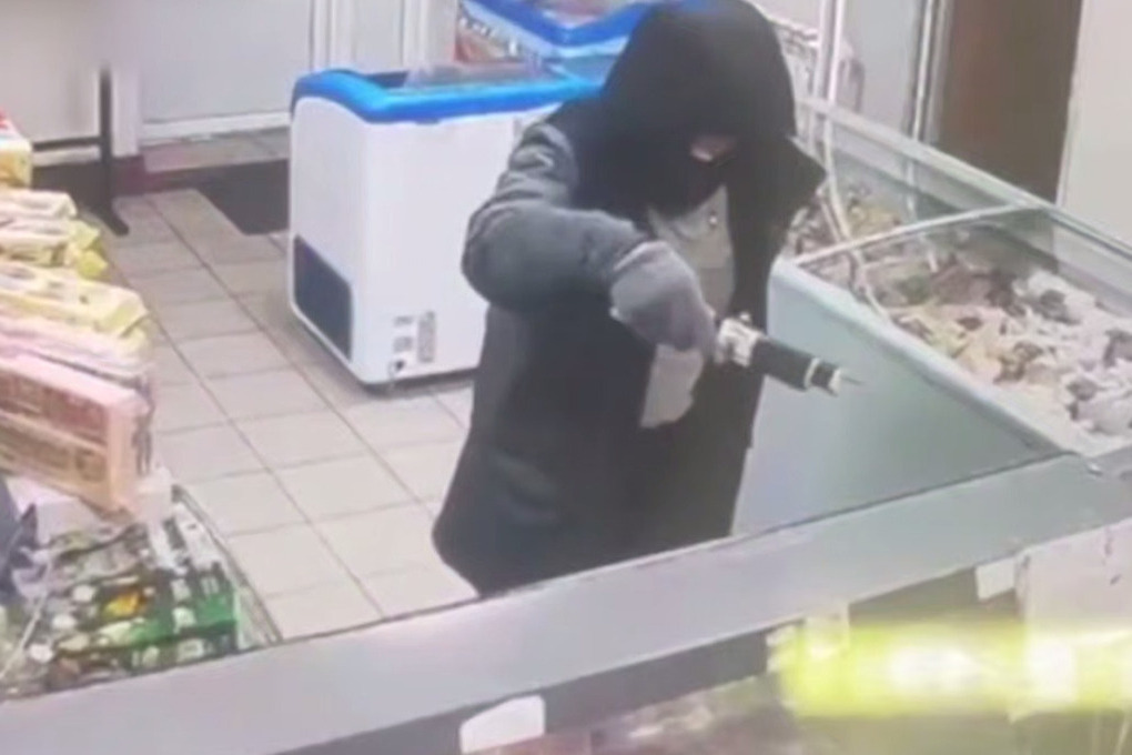 Российского пенсионера задержали за вооруженное нападение на магазин - МК