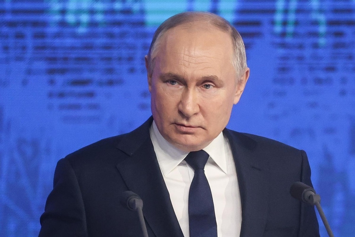 Путин подписал закон о повышении МРОТ - МК