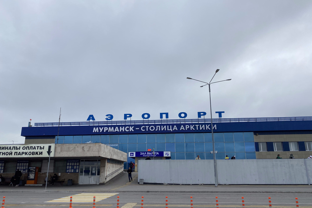 Семь самолетов не могут вовремя улететь или прилететь в аэропорту ...
